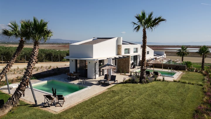 The Magnificent Villa- 4 Bedroom - Chalcidique