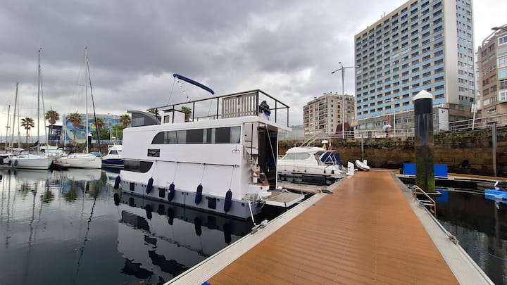 Duerme En Un Barco-casa En La Ría De Vigo - Vigo