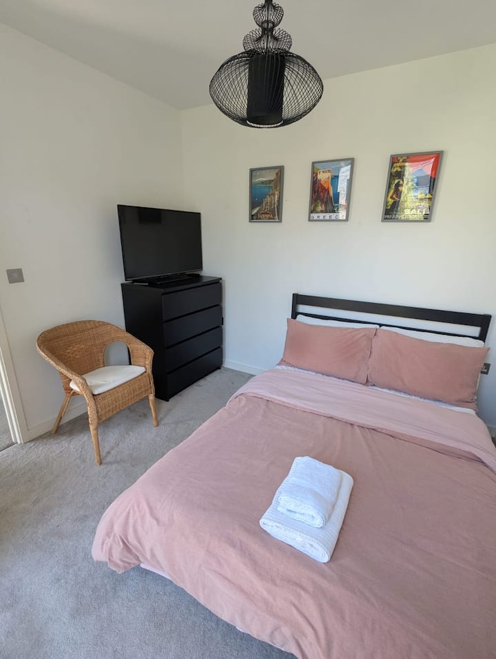 Bright & Cosy Room W Garden View - Londra