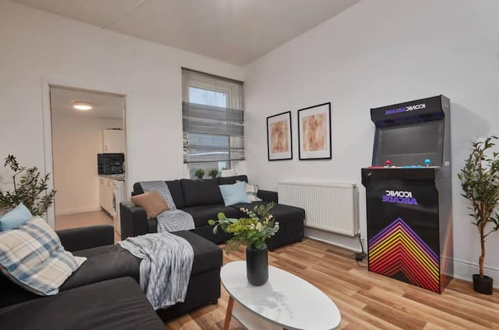 4 Bedroom/ 6 Beds/ 10 Guest / Free Parking On Site - Newcastle upon Tyne