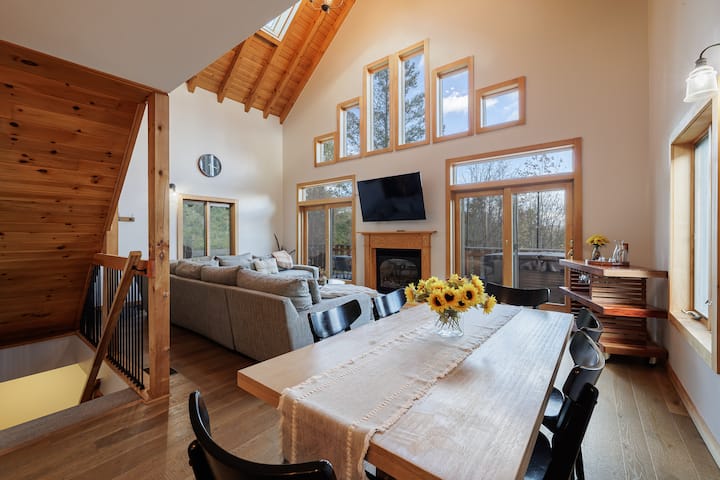 Rustic Retreat W Hot Tub, Game Room & Fire Pit - Finger Lakes, NY