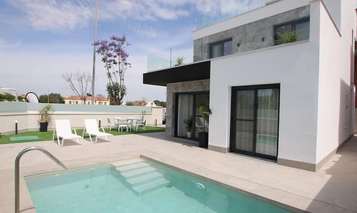 South-oriented Villa - Private Pool - Garage - Pilar de la Horadada