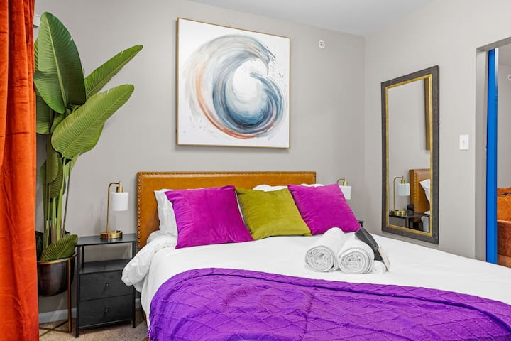 The Philly Zoo Queen Retreat| Parking | Fireplace - Carroll Park - Philadelphia