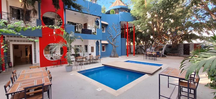 R5: Cozy Charming Br - Wi-fi, Pool + Rooftop - Dakar