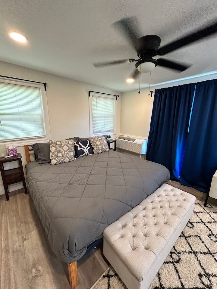 Lovely 1br Apt W/ Wifi | Peaceful & Central Stay - Evanston, IL