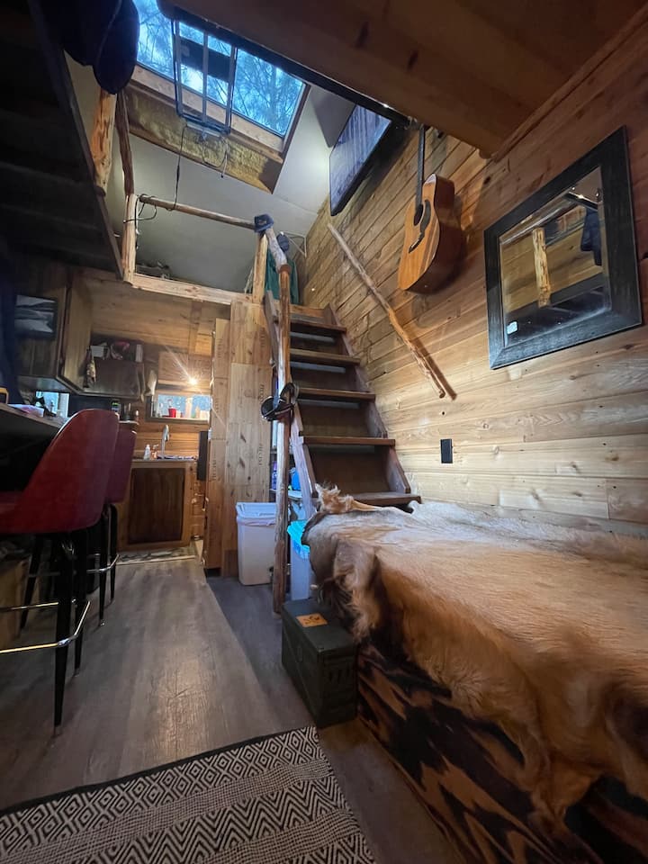 The Tiny Cedar Box - Columbia Falls, MT