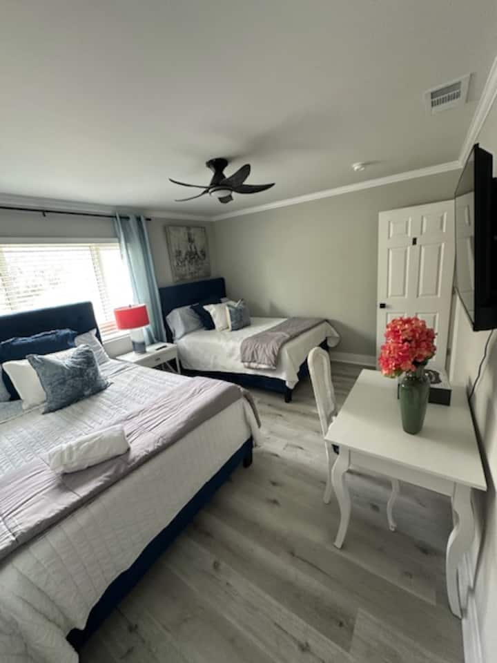 Convenience & Comfort | Room 2 - Jacksonville, FL
