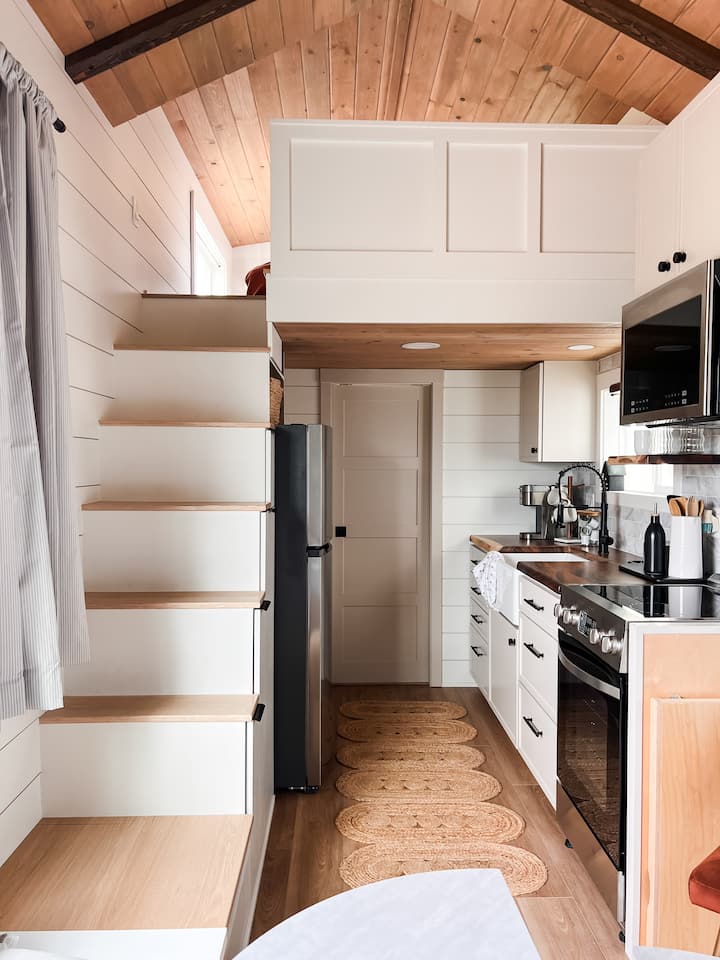 Luxury Tiny Home Getaway | Full Kitchen & More - Nampa, ID