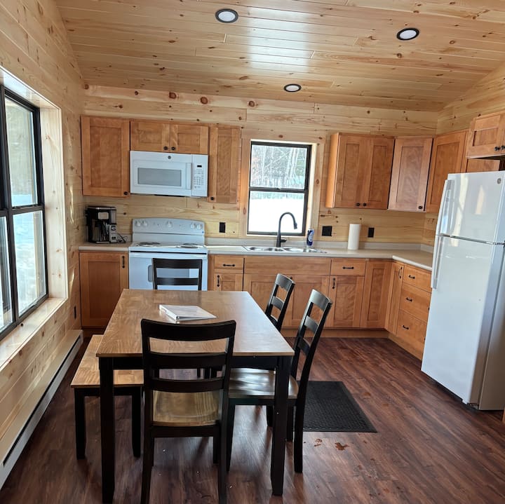 High Voltage Hideaway Cabin #3 - Chase Lake, Glenfield
