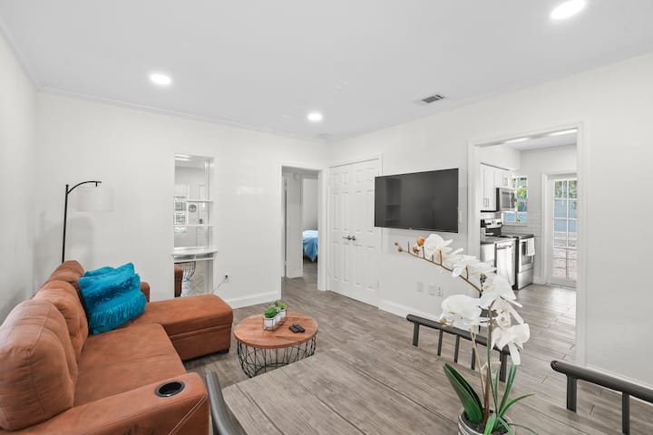 South Tampa 2br | Great Location | King Bed - Tampa, FL