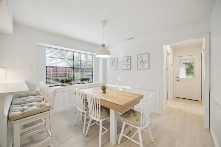 The Tower In The Woodlands - The Woodlands, TX