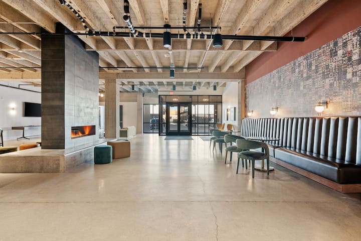 Quiet And Cozy 2 Br Apartment In Bryn Mawr - ミネアポリス, MN