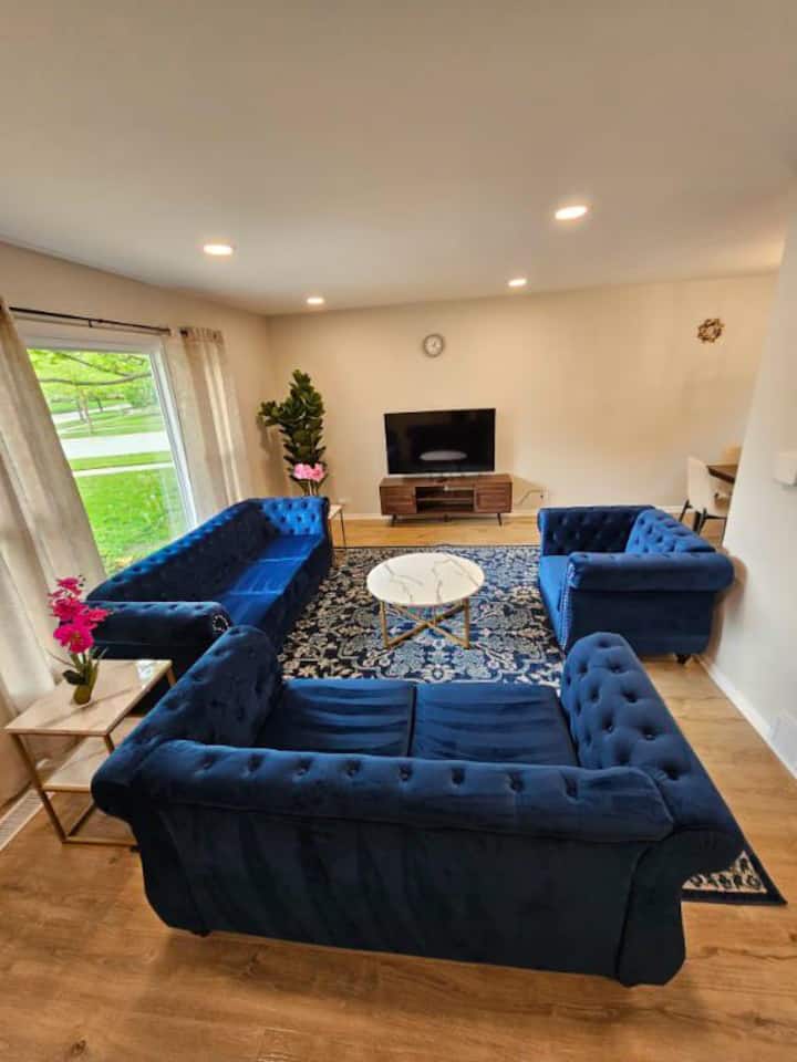 A List Heights: Modern Home - Arlington Heights, IL