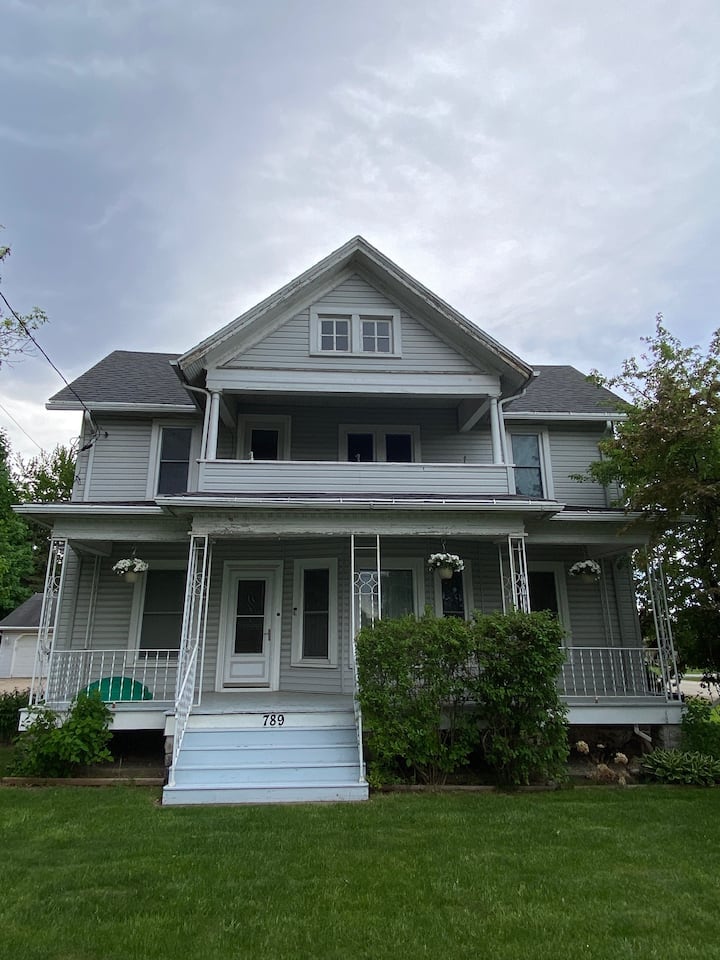 Spacious Master Bedroom Available For Eaa Event - Oshkosh, WI