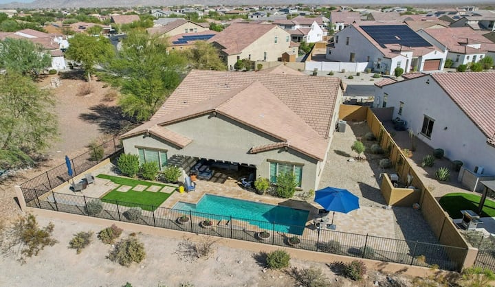 Cordoba Hideaway! 4 Bed + Bunk Room + Pool! - Goodyear, AZ