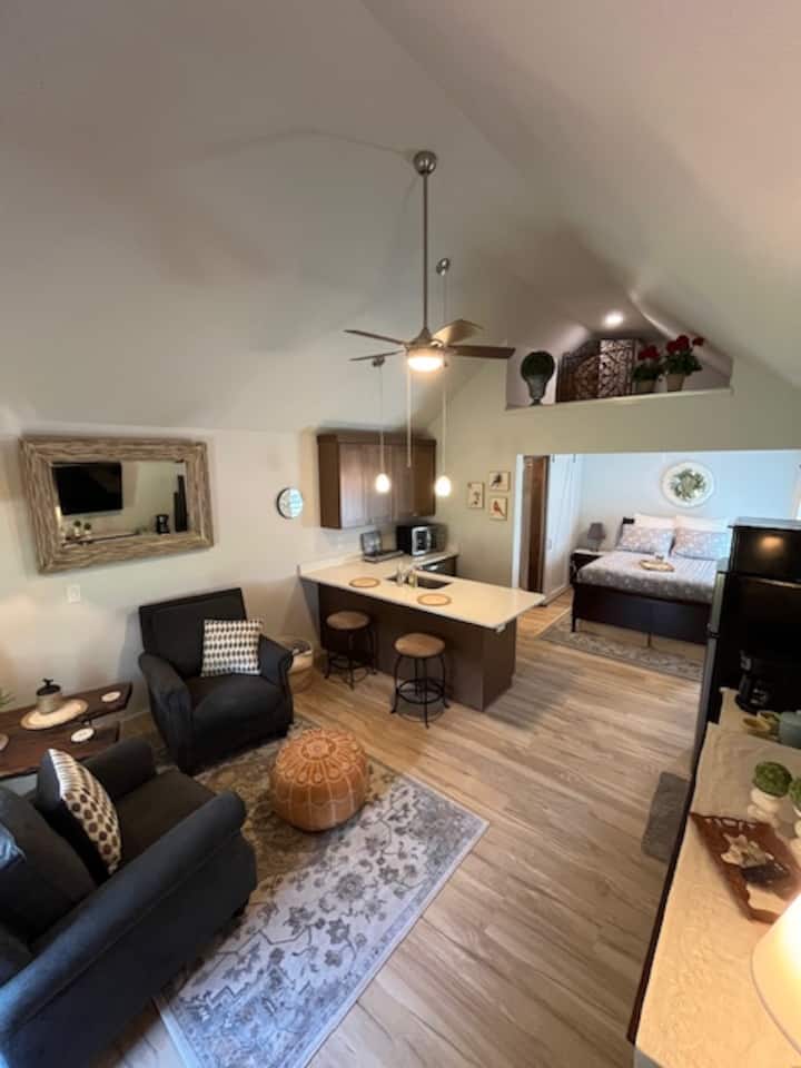 Private Cottage - Cartersville, GA