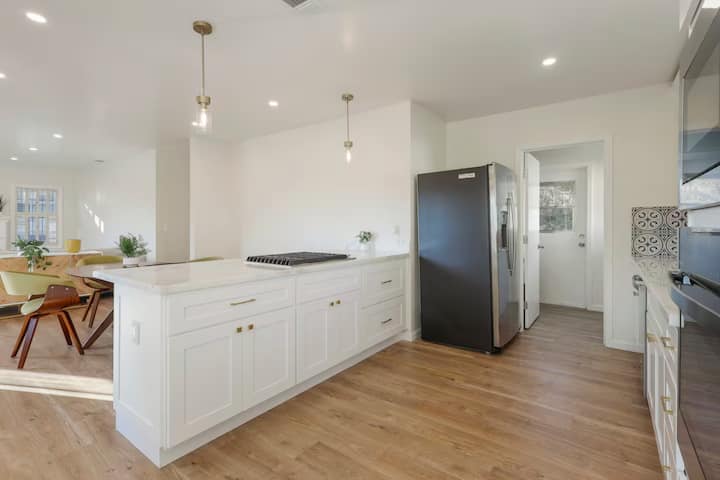 Stylish 3br/2ba Home By Uop • Walkable Area - Stockton, CA
