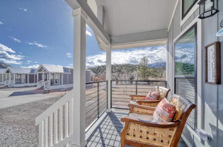 Park Model Cabin With Queen Loft - Salida, CO