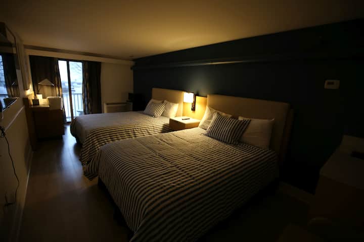 Double Queen Room With Balcony - Rockland, ME