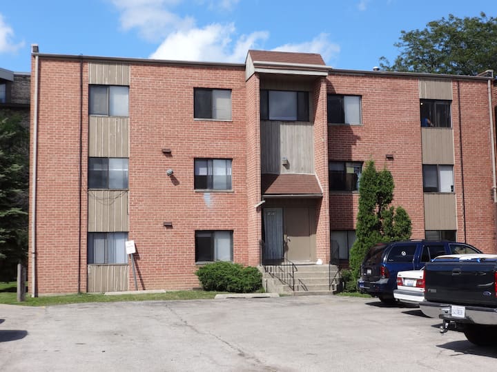 Walk To Walmart-no Frills Room - Arlington Heights, IL