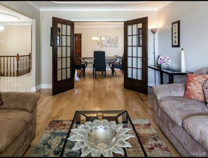Spacious 4-bdr Retreat In Charming Ste-rose, Laval - Blainville