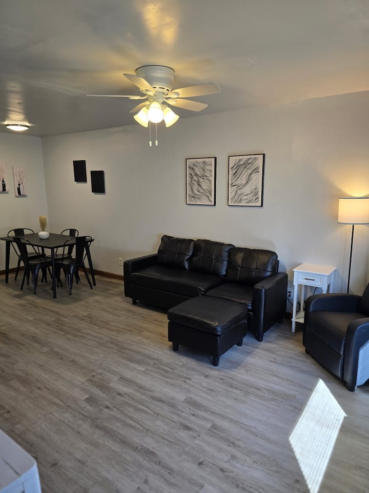 Spacious 1 Bed/1 Bath Near Uiuc - Champaign, IL