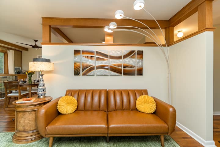 Midland 3br '60s Retreat | Game Room & Patio - ミッドランド, MI