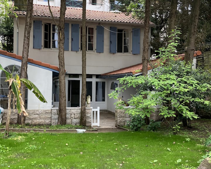 Maison De Ville Saint Charles. - Biarritz