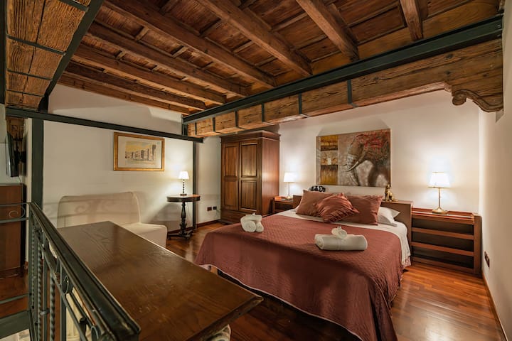 Domus Campo De Fiori [City Center] - Rome