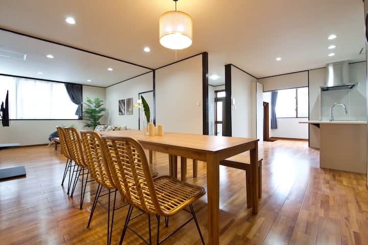 家族やグループ利用に＊一棟まるまる貸切＊最大13名様＊無料wifi＊za175 - Naha