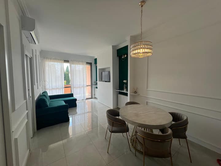 Moderno E Accogliente Appartamento A Roma - Rom