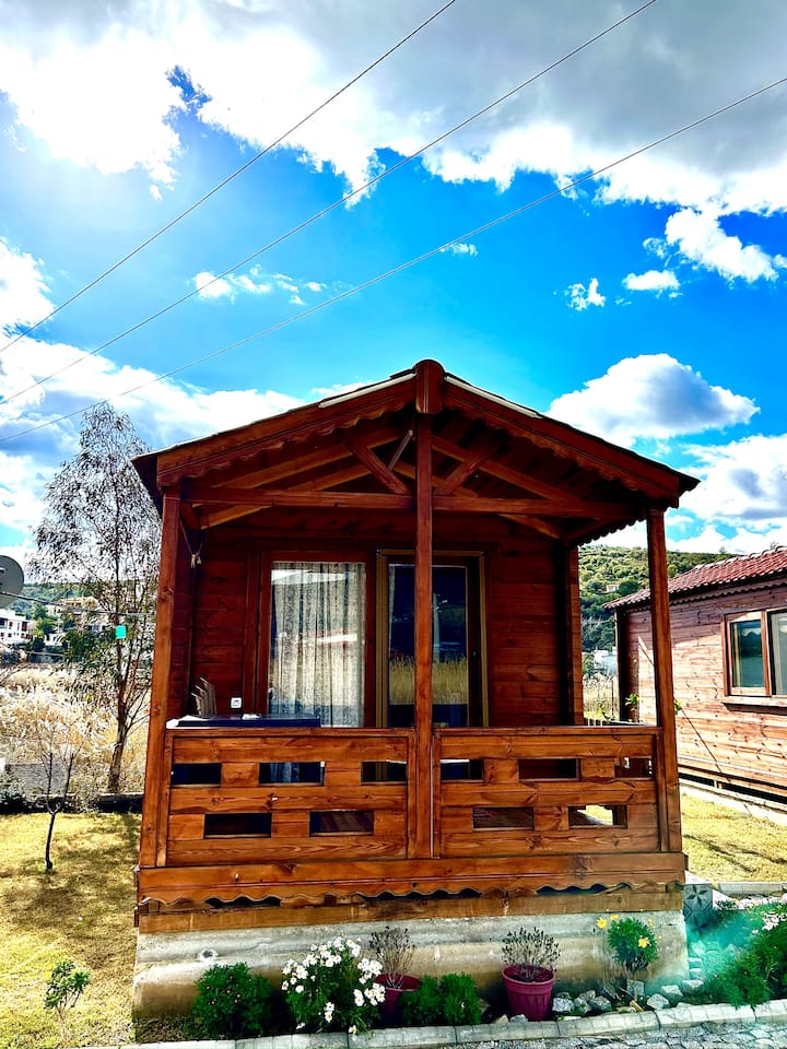 Rıdvan Apart Evleri(ağaç Ev 2) - Balıklıova