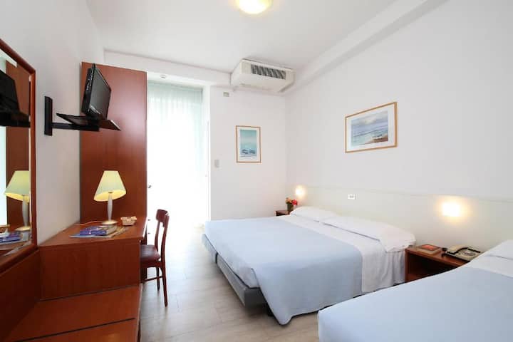 Camera In Hotel Fronte Mare - Fano