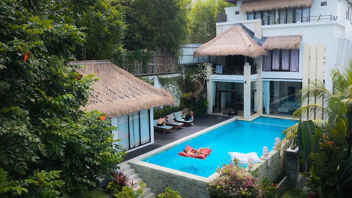 Rare 4 Bedroom Mansion In Uluwatu Near The Beach - Australia