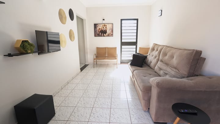 Casa Com 6 Quartos No Centro - Jaú