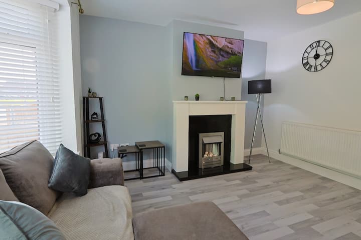 Rudyard House | Stockton Sleeps 6 - Stockton-on-Tees