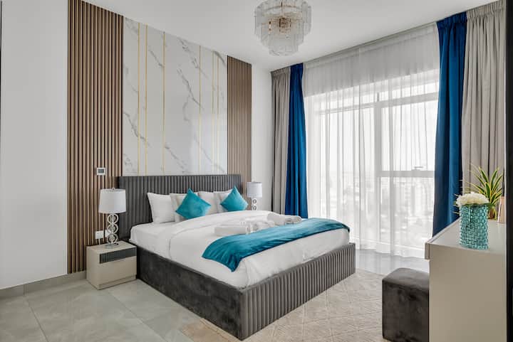 Modern 1br Apartment For 4 - Steps From Metro - Dubai