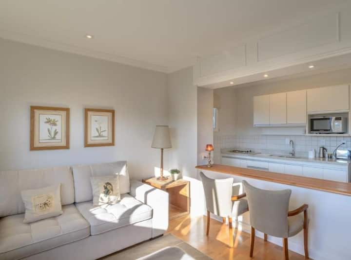 Hotel Lá Bas Suítes - Campos do Jordão