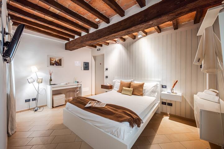[Sangiovese] - A Serene Stay In The Vines - Maranello