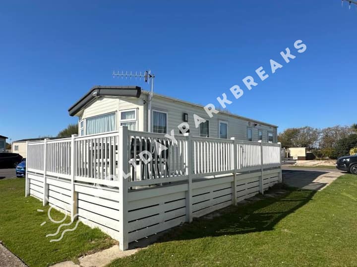 Spacious 3-bedroom Home - White Horse, Seal Bay - Bracklesham Bay