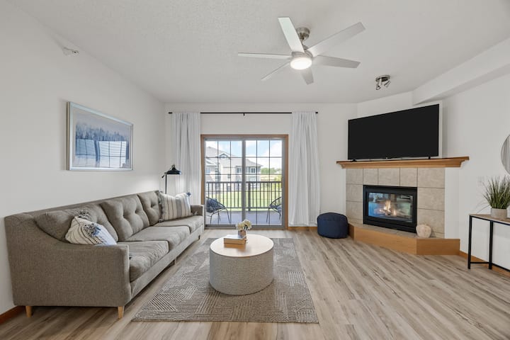 Quiet 2br/2ba Condo Near Uihc - Iowa City, IA