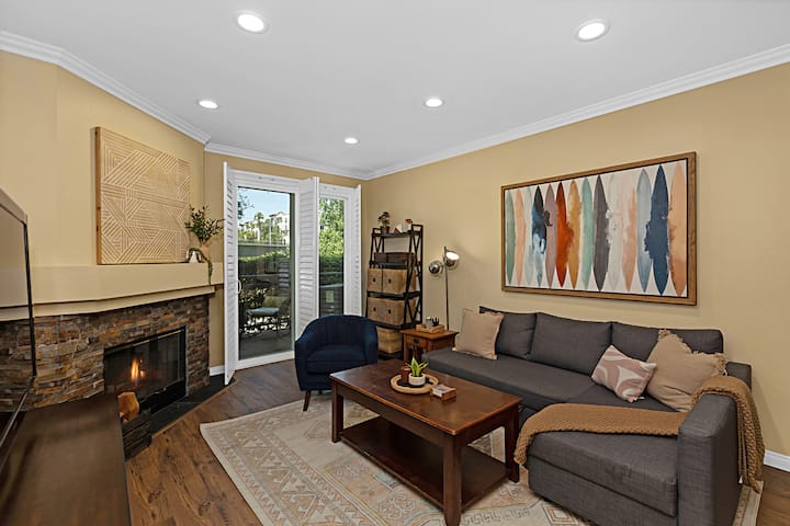 Spacious & Cozy W/ Ac, Pool, Hot Tub, Gym, Parking - San Diego