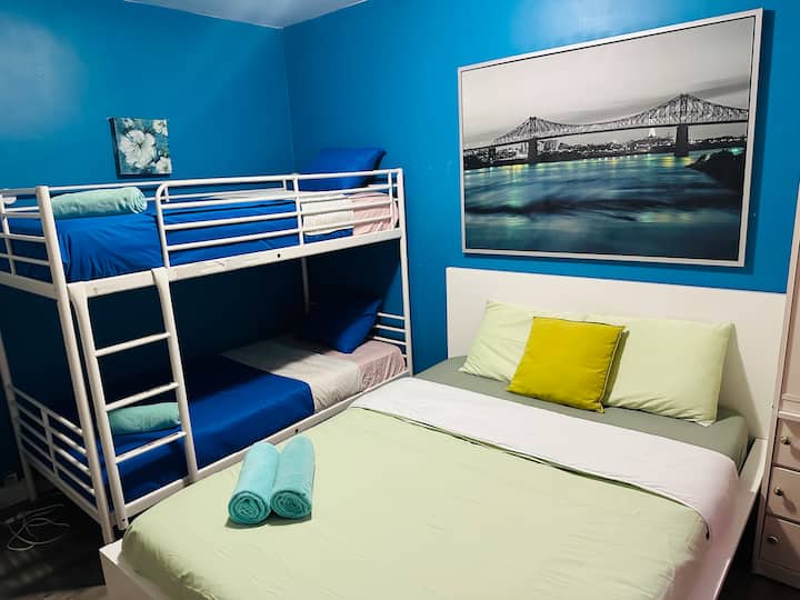 Capacité 4 Lits Superposés . - Montreal