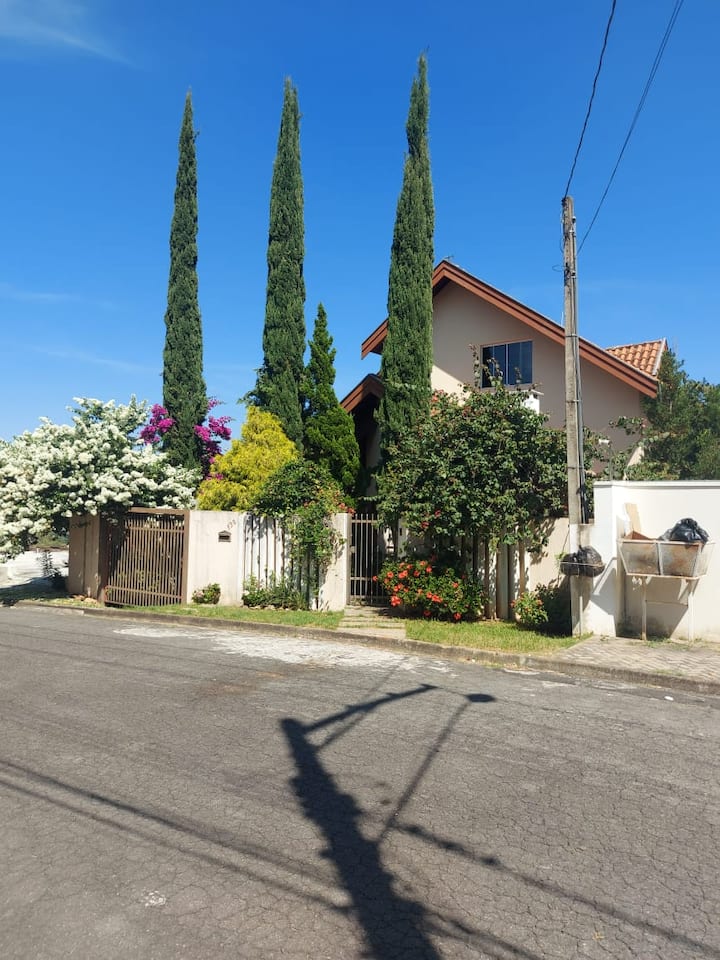 Casa Estilo Europa - Águas de Lindoia