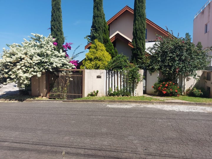 Refúgio Na Montanha Com Lareira • Vista Incrível - Águas de Lindoia