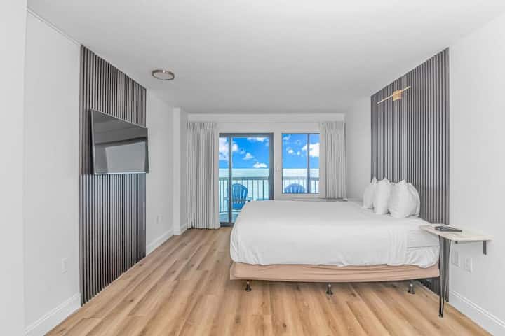 Oceanfront King Room - 