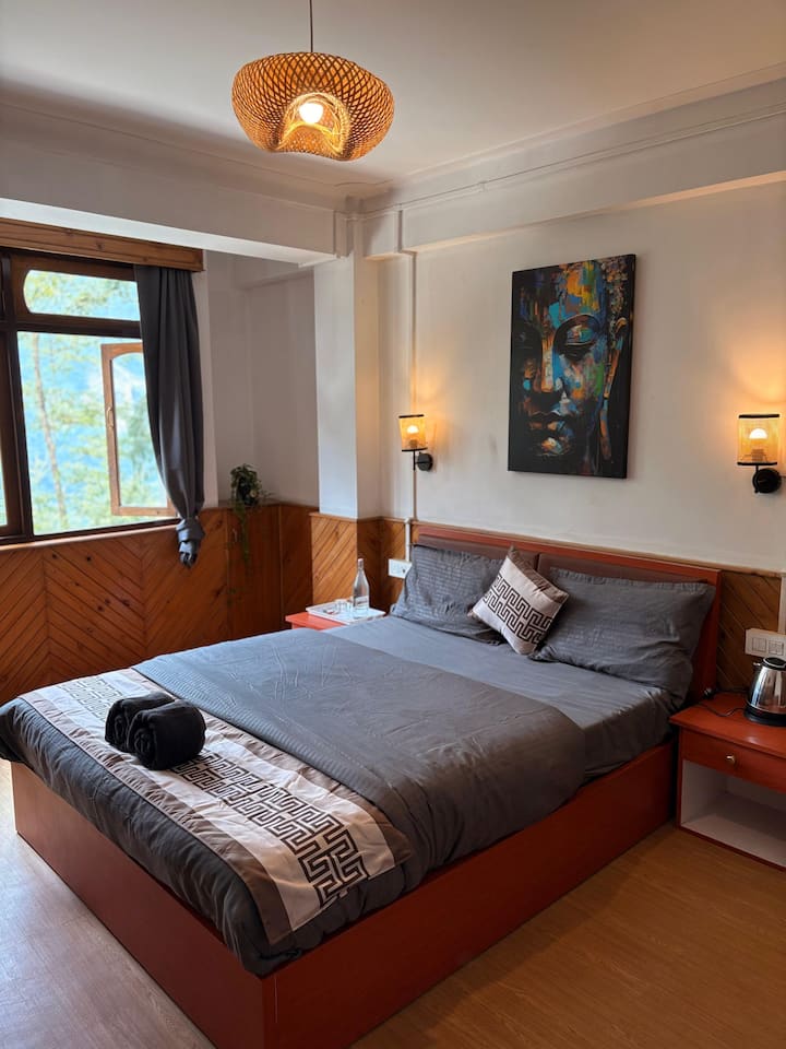 1 - Cozy Bed With Attached Bath. - Gangtok