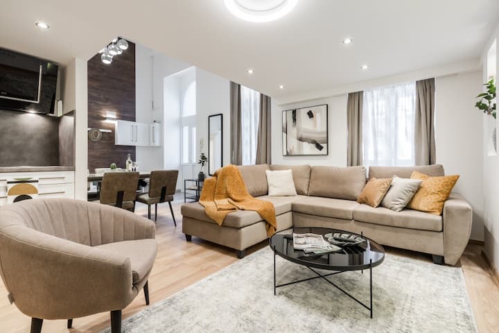 Downtown,luxe 3br Penthouse Stay - Budapest