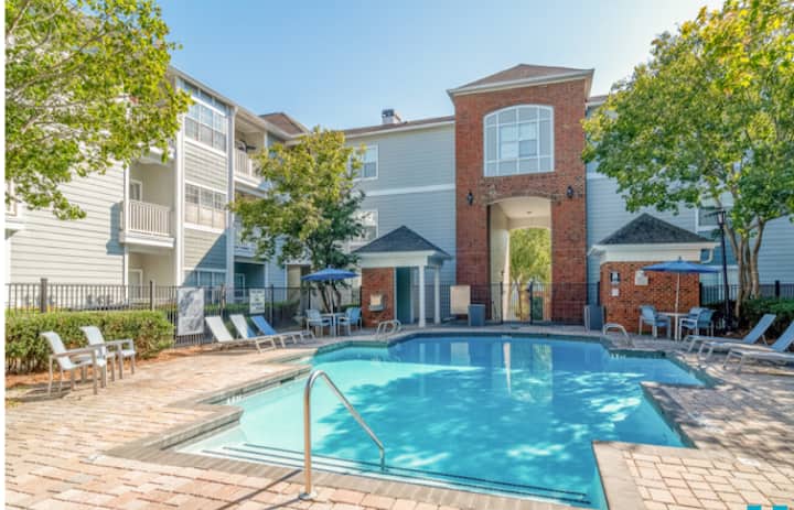 Prime Dunwoody Perimeter Living 3br/2b - Dunwoody, GA