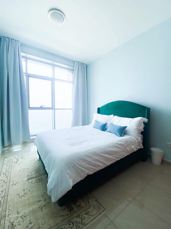 Luxe Beach Stay Sea Views - Ajman